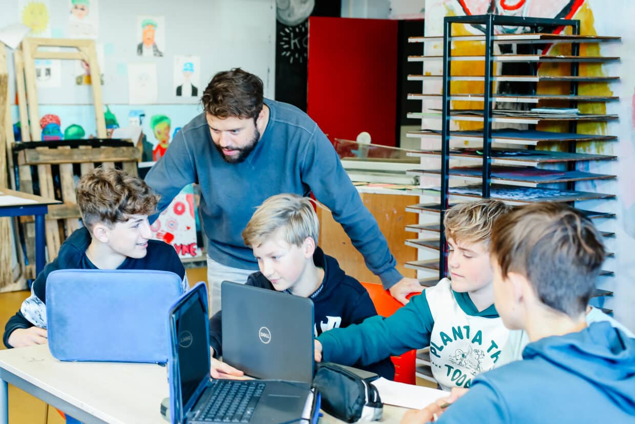 Ons onderwijs — Houtkamp College