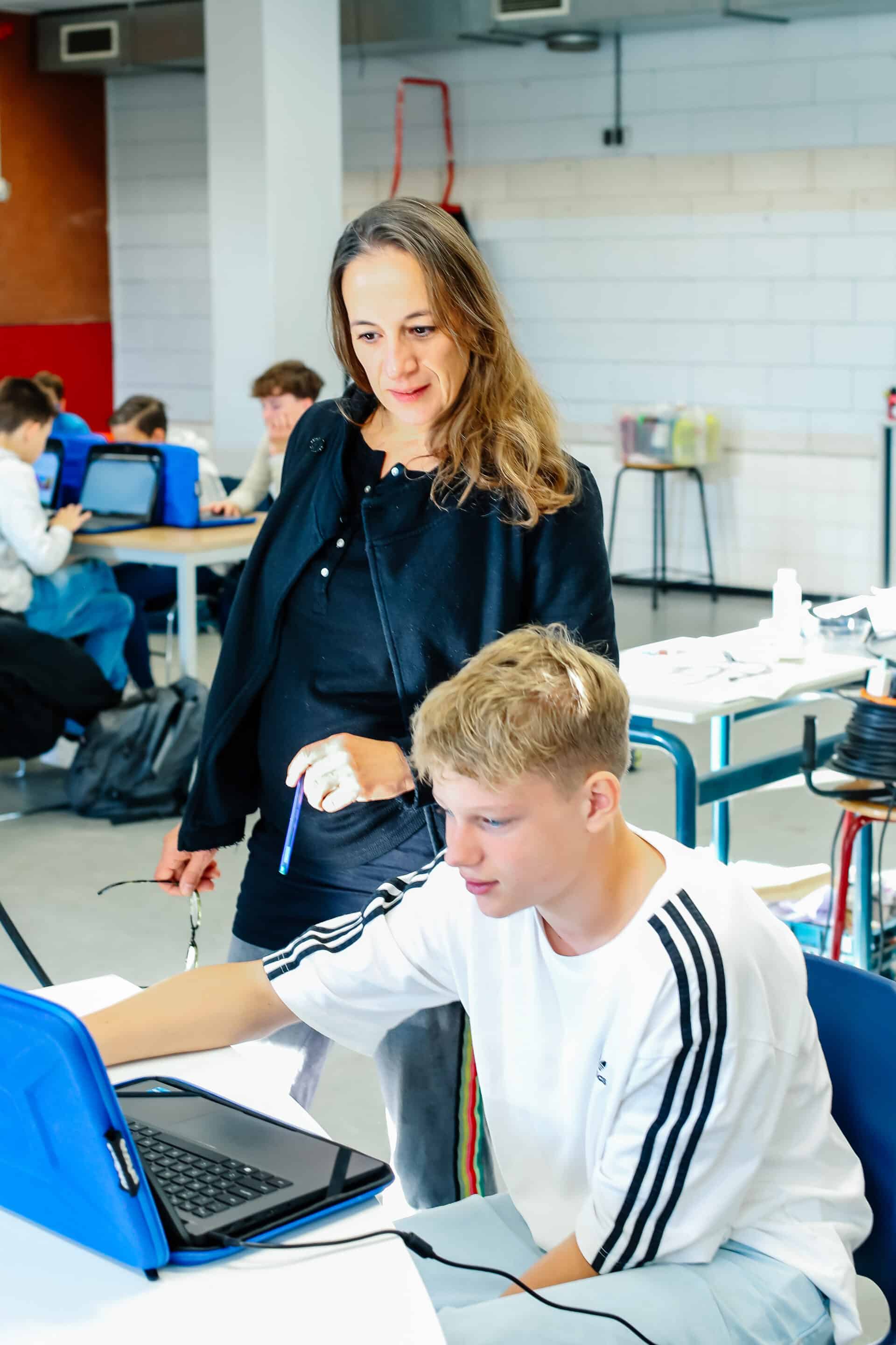 Ons onderwijs — Houtkamp College